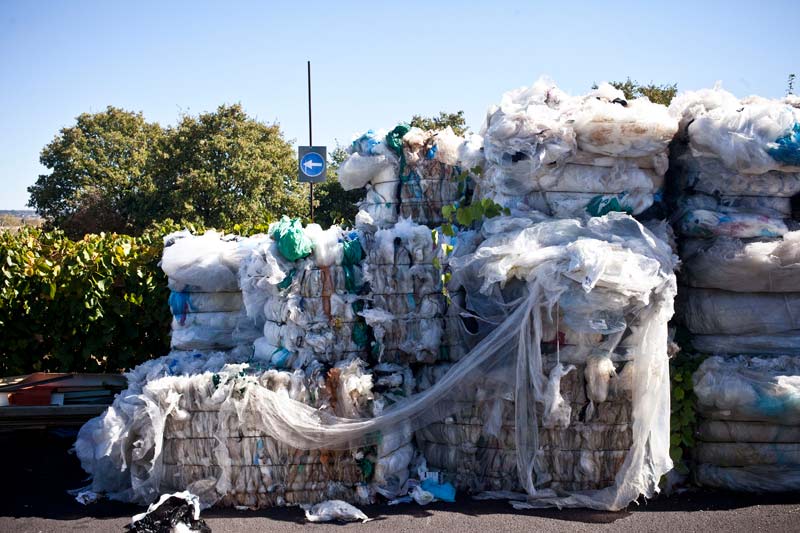 Recyclage Innovant de Plastique et Polystyrène | La Feuille d'Érable